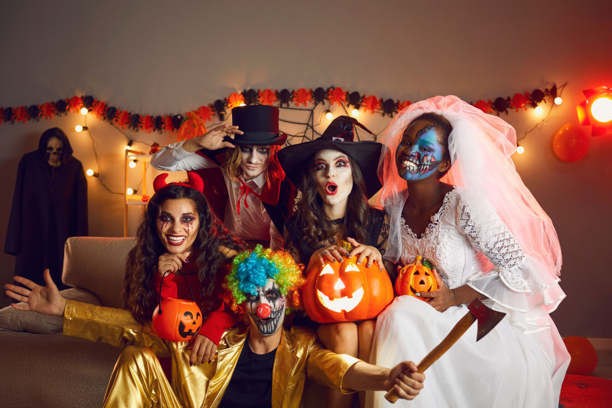 How to Throw a Halloween Party: 7 Spooky Steps to Success!